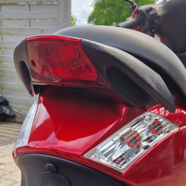 LED verlichting voor de Piaggio Zip kopen? | De Scooter Shop