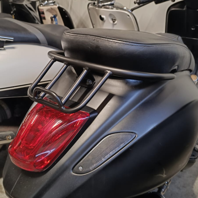 Indo-style achterrekje voor de Vespa Sprint en Primavera | A-kwaliteit ...