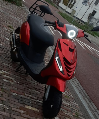 LED angel eye Piaggio Zip | De Scooter Shop