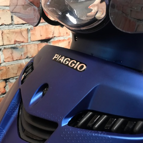 Piaggio Zip logo custom sticker voor een Zip voorkap | De Scooter Shop