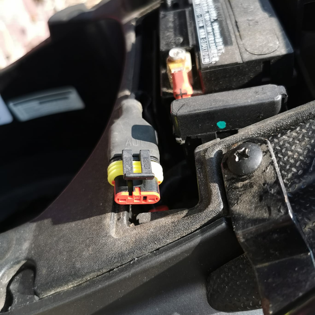 Verloopstekker van OBD2 naar 3-pins stekker voor Vespa / Piaggio euro4 ...